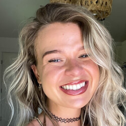 Freya Anne Rayy - Age, Bio, Family | Famous Birthdays
