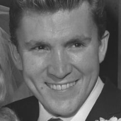 Lance Reventlow - Bio, Family | Famous Birthdays