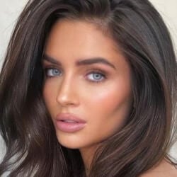 Victoria Lee Robinson - Age, Bio, Family | Famous Birthdays