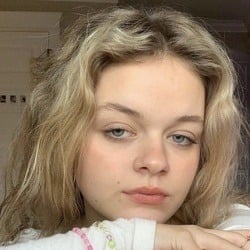 Kylie Rogers - Age, Bio, Family | Famous Birthdays