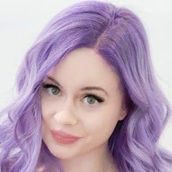 Sue Rose (YouTube Star) - Age, Bio, Family | Famous Birthdays
