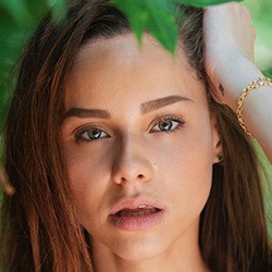Anouk Samuel - Age, Bio, Family | Famous Birthdays