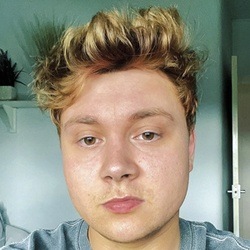 SatchOnSims - Bio, Family | Famous Birthdays