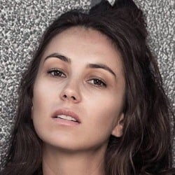 Amy Shark - Age, Bio, Family | Famous Birthdays