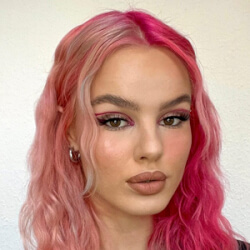 Hannah Sitte - Age, Bio, Family | Famous Birthdays