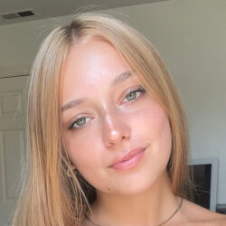 Aly Taylor - Age, Bio, Family | Famous Birthdays