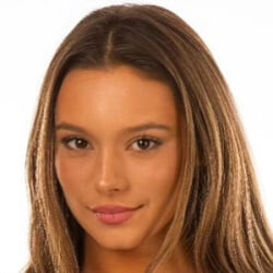 Sydney Smith (TikTok Star) - Age, Bio, Family | Famous Birthdays