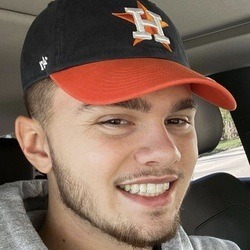 Soar Dylan - Age, Bio, Family | Famous Birthdays