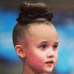 Chanelle Standifer - Age, Bio, Family | Famous Birthdays