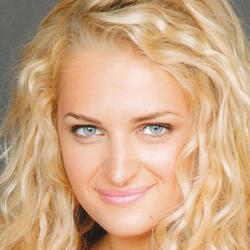 Lolo - Age, Bio, Family | Famous Birthdays