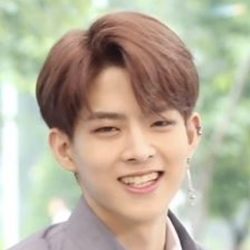 Jung Su-bin - Age, Bio, Family | Famous Birthdays