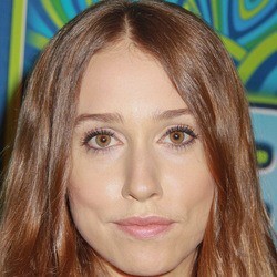 Sarah Sutherland - Age, Bio, Family | Famous Birthdays