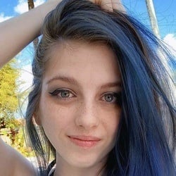 Carley Fortune - Age, Bio, Family | Famous Birthdays