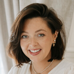 Alexandra Teasdale - Age, Bio, Family | Famous Birthdays