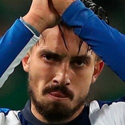 Alex Telles - Age, Bio, Family | Famous Birthdays