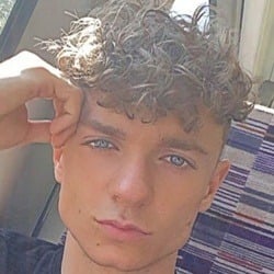 Tommy Lyon - Age, Bio, Family | Famous Birthdays