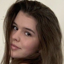 Maeve Tomalty - Age, Bio, Family | Famous Birthdays
