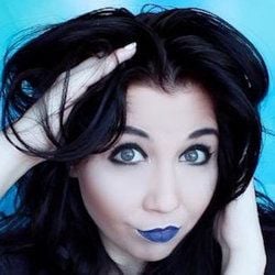 Jessii Vee - Age, Bio, Family | Famous Birthdays