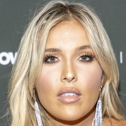 Stephanie Viada - Age, Bio, Family | Famous Birthdays