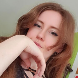 Viarrah - Age, Bio, Family | Famous Birthdays