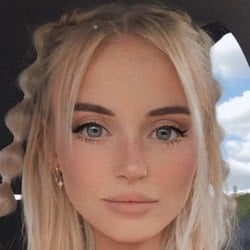 Delaney Walsh - Age, Bio, Family | Famous Birthdays