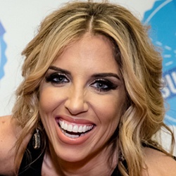 Sara Walsh - Age, Bio, Family | Famous Birthdays