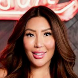 Julia Wang - Age, Bio, Family | Famous Birthdays