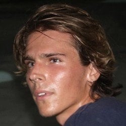 Finn Whitaker - Age, Bio, Family | Famous Birthdays