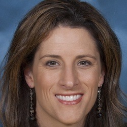 Stephanie White - Age, Bio, Family | Famous Birthdays