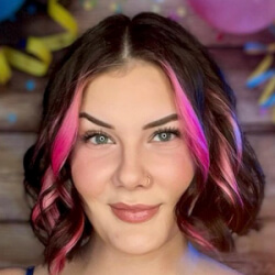 Nichole Blonde - Bio, Family | Famous Birthdays