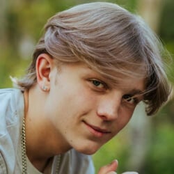 Dean Cameron - Age, Bio, Family | Famous Birthdays