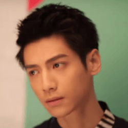 Luo Yunxi - Age, Bio, Family | Famous Birthdays