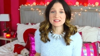 Caroline Tucker - Age, Family, Bio | Famous Birthdays