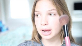 ClearlyChloe - Age, Family, Bio | Famous Birthdays