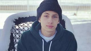 Jonathan Snowden - Age, Family, Bio | Famous Birthdays