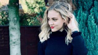 Molly Thompson (YouTube Star) - Age, Family, Bio | Famous Birthdays