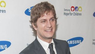 Rob Thomas - Age, Family, Bio | Famous Birthdays