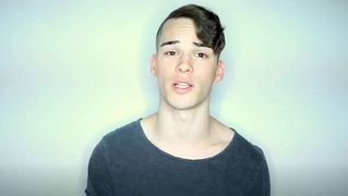 Somer Hollingsworth - Age, Family, Bio | Famous Birthdays