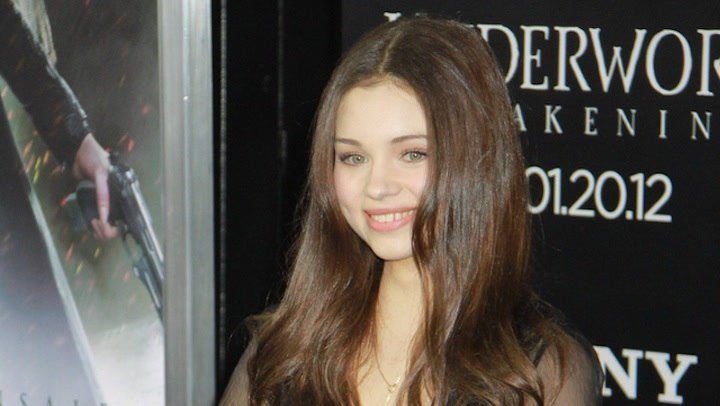 India Eisley - Age, Bio, Family | Famous Birthdays