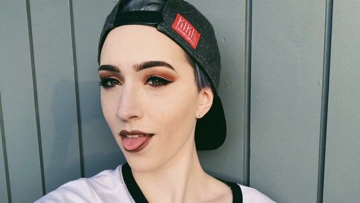 Laineybot Highlights | Famous Birthdays