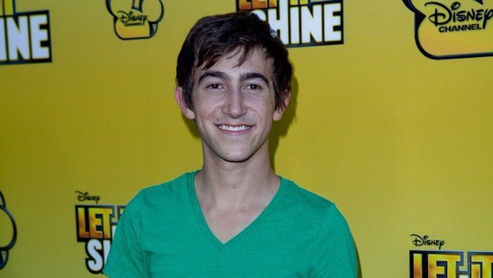 Vincent Martella - Age, Bio, Family | Famous Birthdays