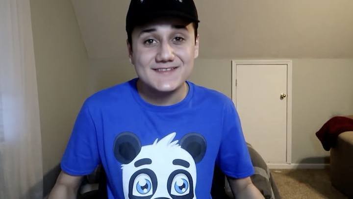 ZephPlayz - Age, Bio, Family | Famous Birthdays
